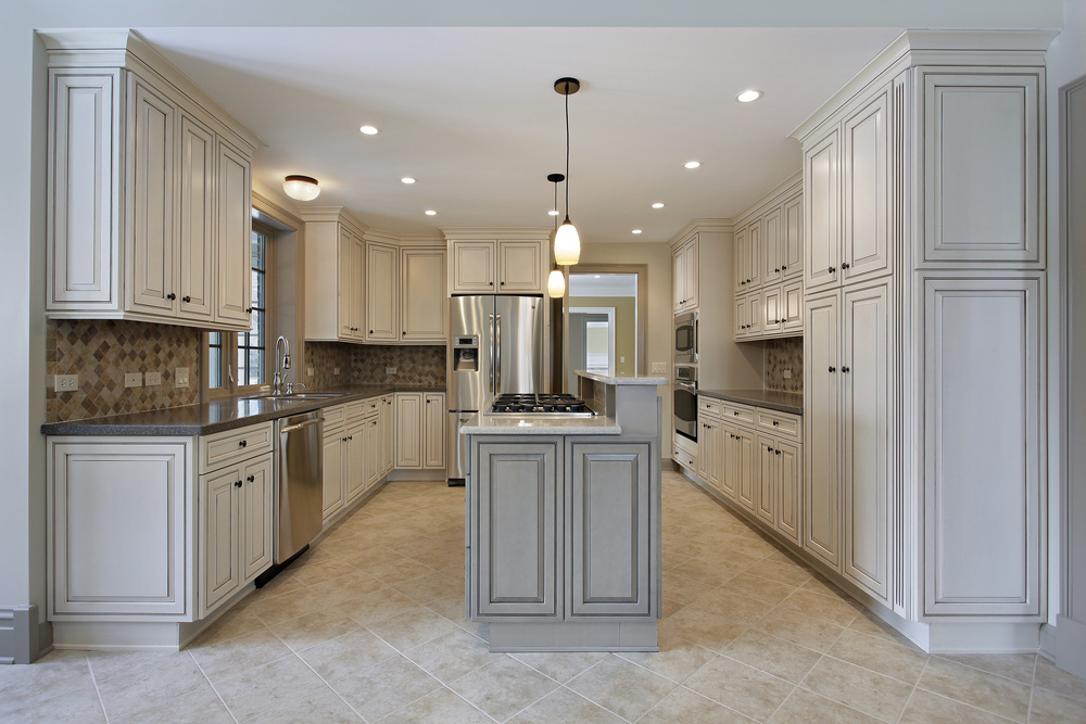 Pros and Cons: Recessed Lights vs. Ceiling Lights Pros and Cons: Recessed Lights vs. Ceiling Lights